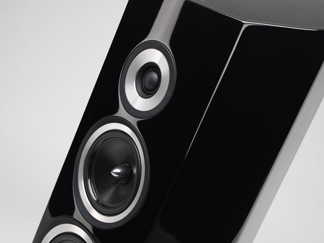 Sonus Faber Venere Signature: kiểu dáng đẹp, chất âm chuẩn