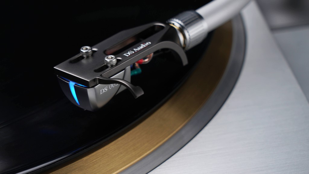 DS Audio DS003 - Trang bị 2 bộ quang học mono tương tự như kim quang ...