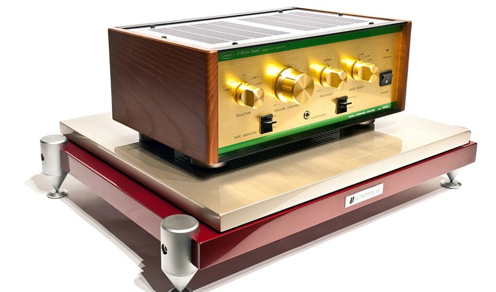 Leben CS-300F - Mẫu ampli đèn bình dị nhưng có sức hút đặc biệt với audiophiles